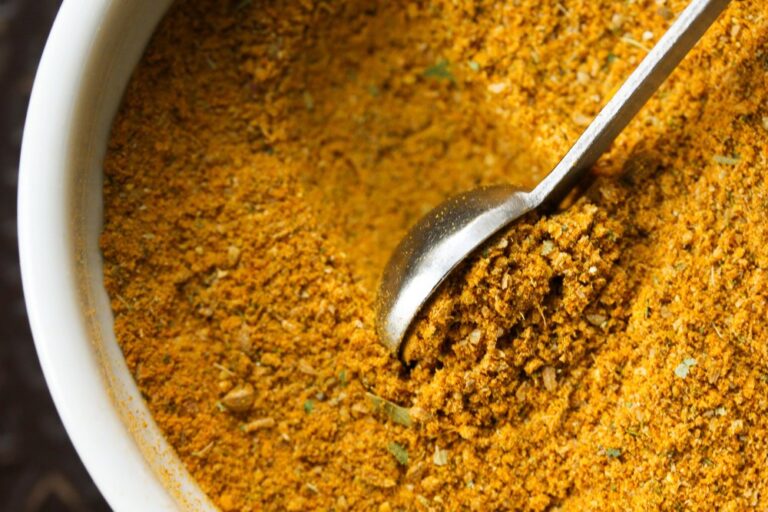 yellow curry powder + recipes - Cardamom and Tea