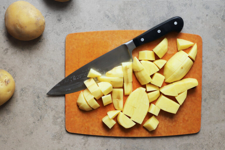 Assyrian potato stew | shirw'it kirtopie - Cardamom and Tea