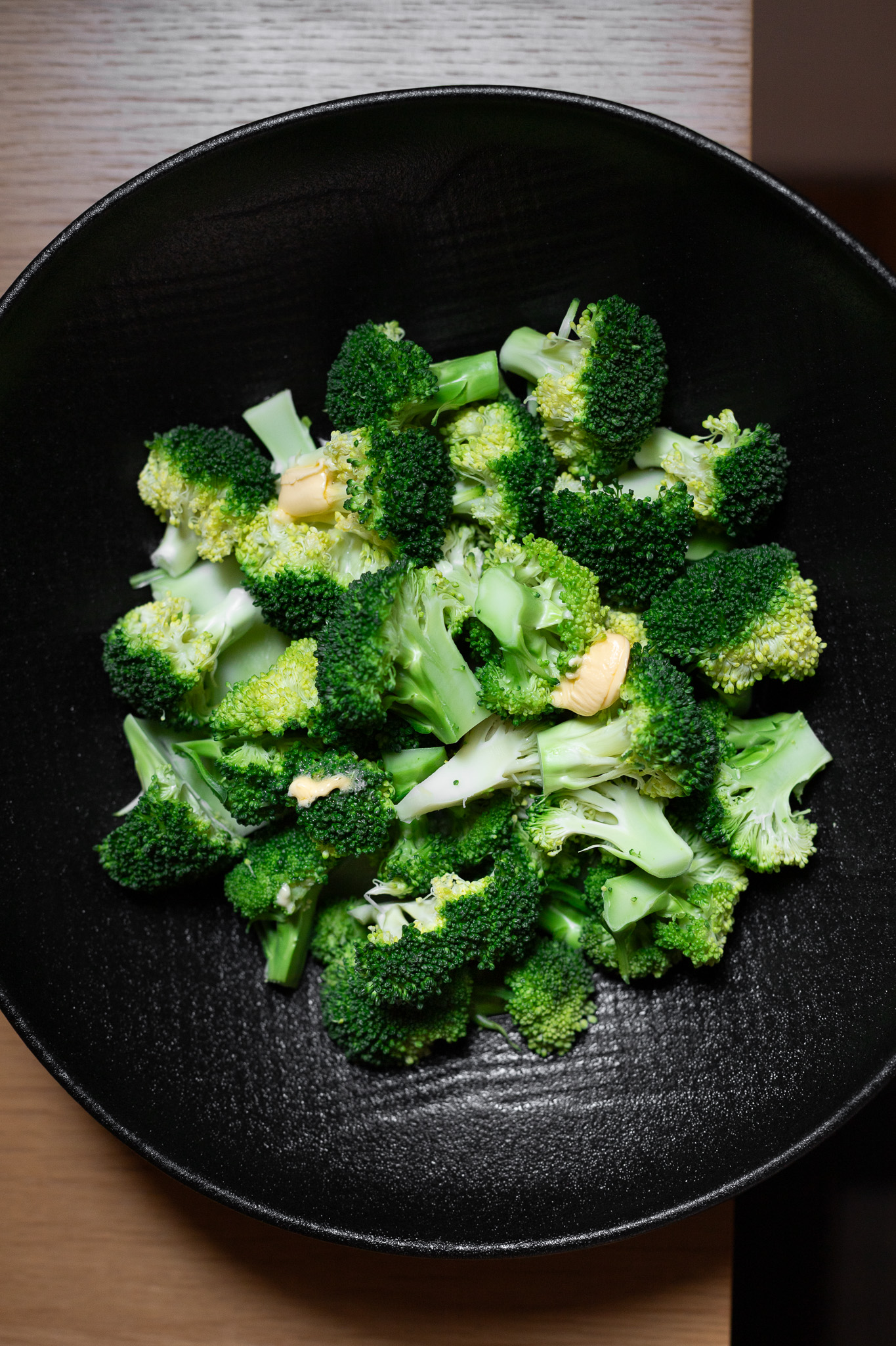 Steamed Broccoli (without a steamer) - Cardamom and Tea